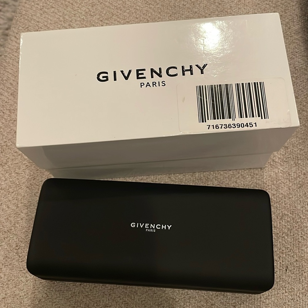 Givenchy Sunglass Case - New With Box - Gem